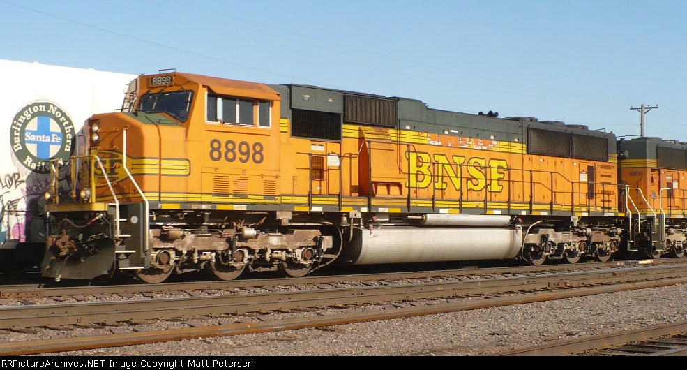 BNSF 8898